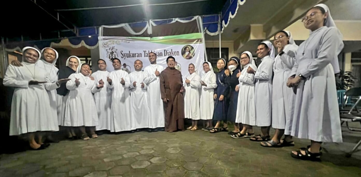 Empat Diakon OCD Ditahbiskan, Pelayanan Harus Berakar pada Doa ...